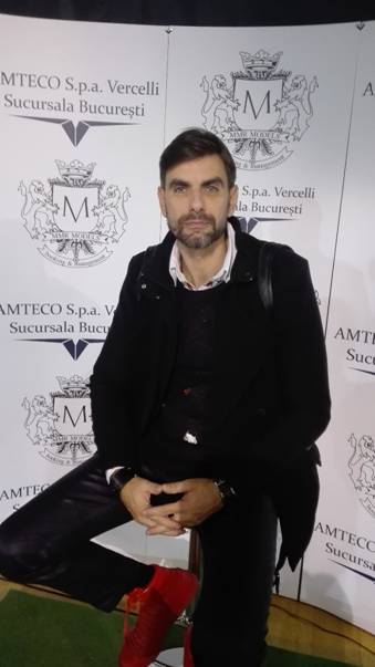 ALEXANDRA REŞTEA: Din descoperit în descoperitor | LOGO paper