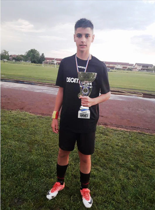 RAUL TIRLA: Pe urmele tatălui | LOGO paper