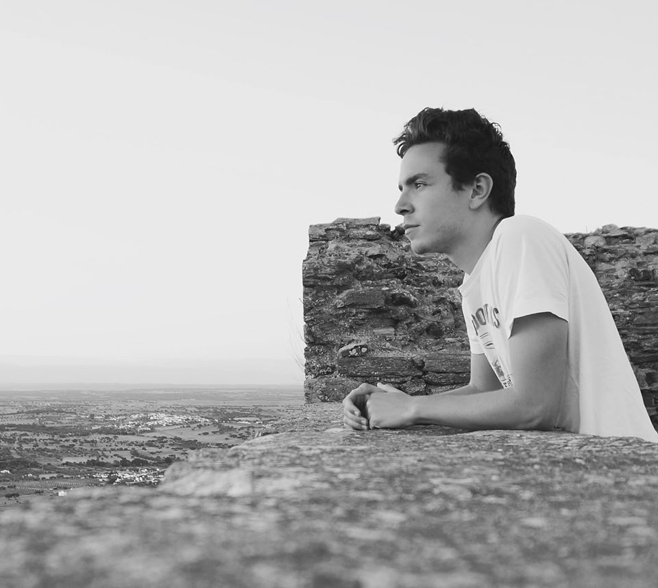 ANDREEA BOT: Şcoala în Portugalia | LOGO paper