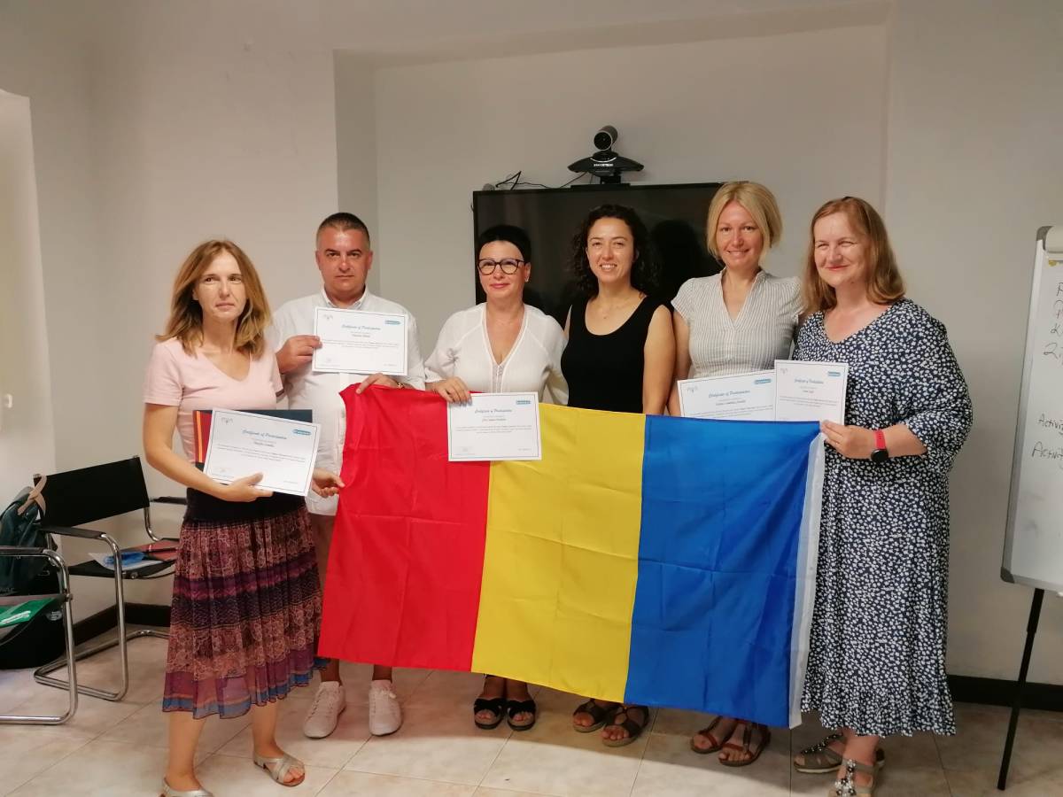 Utile et dulci | LOGO paper