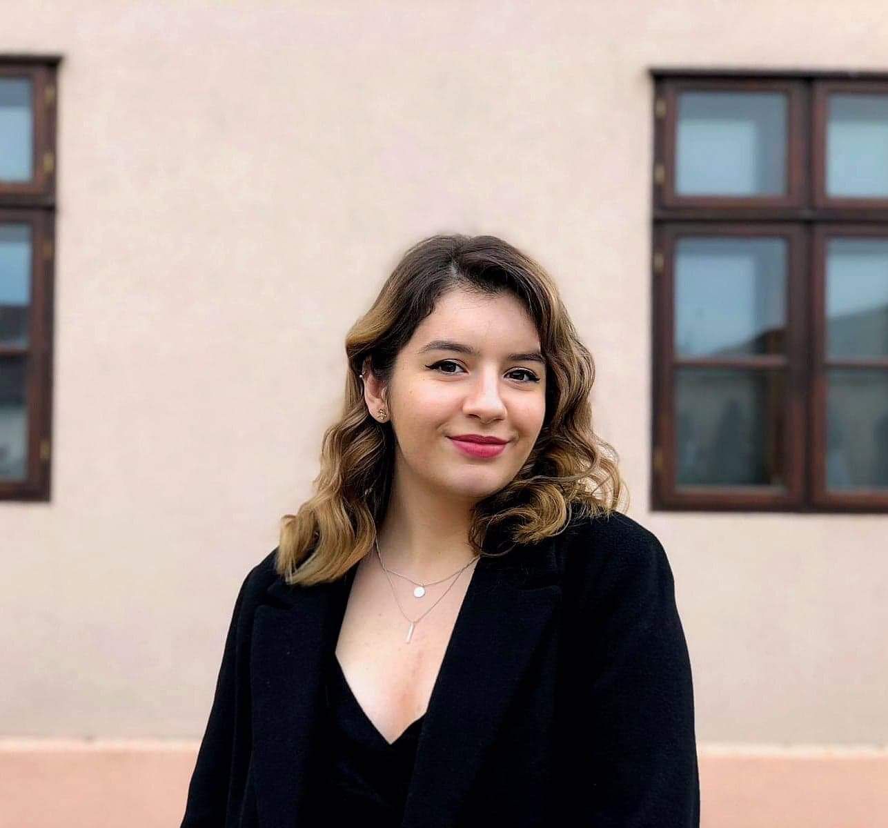 RADIO ROMÂNIA ACTUALITĂȚI: Pregătire pentru viață | LOGO paper