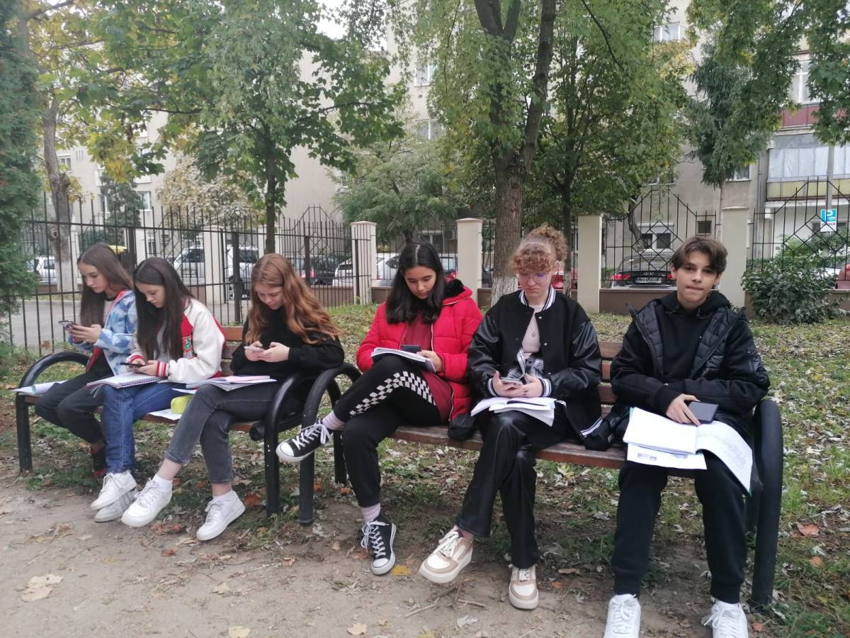 Wholehearted. Bravehearted. Heartbreaking | LOGO paper