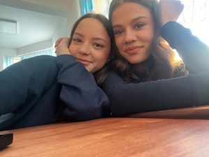 DENISA & ALEXANDRA: Discursul care a cutremurat o școală | LOGO paper